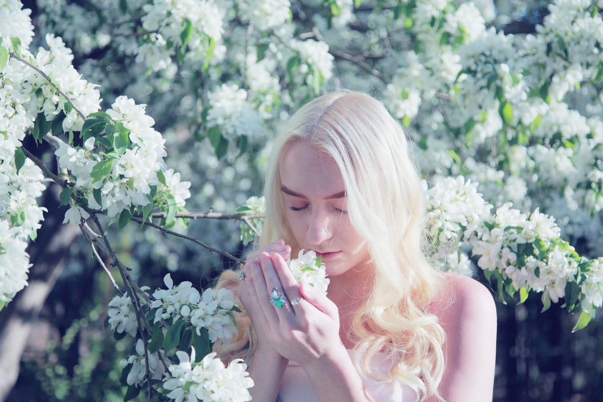Six Tips for Choosing the Perfect Spring Fragrance – Light 4 Life